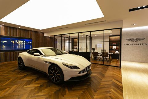 Stretch ME Limited - LED Lighting for Car Showrooms & Photo Studios